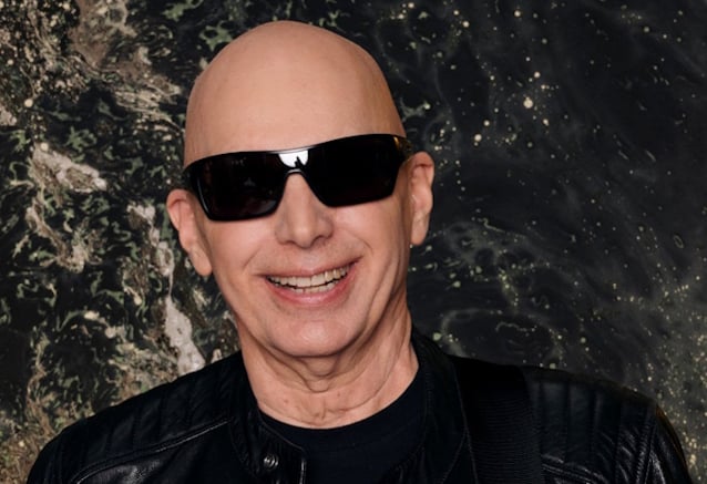 Joe Satriani revela por que indicou Ron ‘Bumblefoot’ Thal para o Guns N ...